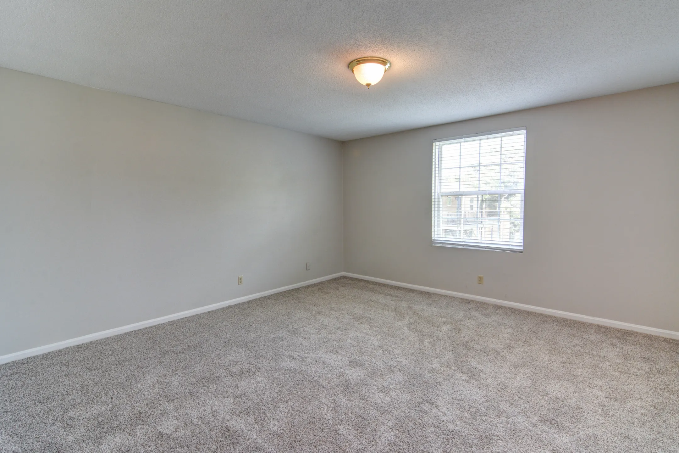 The Onyx at 3211 Apartments